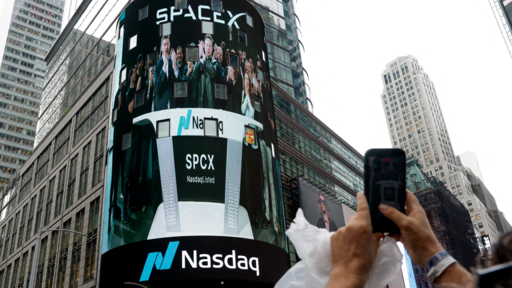 Sharp Decline in SpaceX Shares Cools Market Excitement After IPO Surge ...